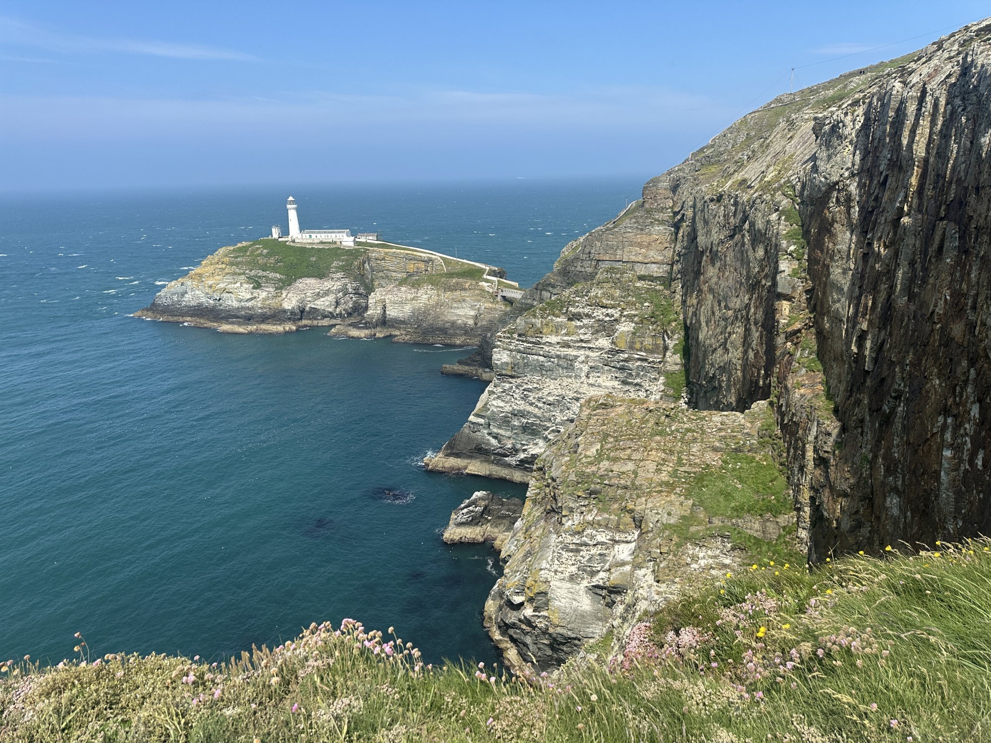 North Stack lighthouse on Anglesay | Wild Camping for Motorhomes